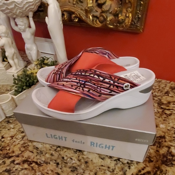 Bzees | Shoes | Ladies Bzees Diamond X Ban Sandals W Cloud Tech | Poshmark